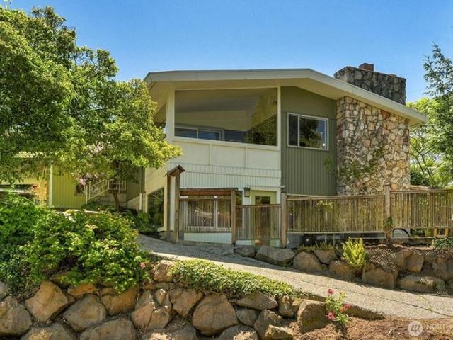 4802 24th Pl S, Seattle, WA 98108