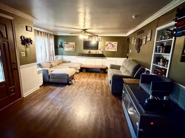 4803 Oak Py
