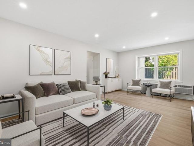 4803 Wellington Dr Apt 102, Chevy Chase, MD 20815