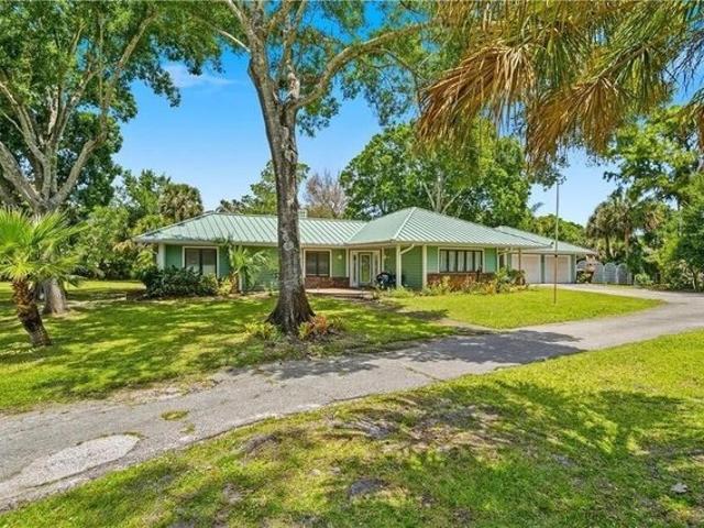 480 38th Ct, Vero Beach, FL 32968