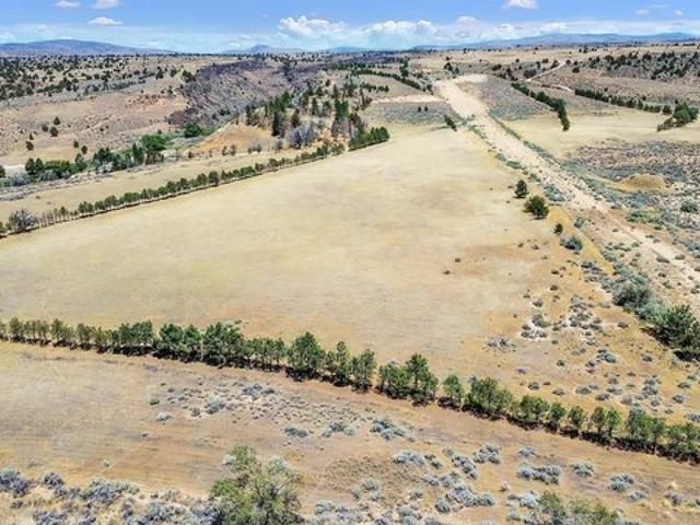 480 400 Belfast Rd, Litchfield, CA 96117