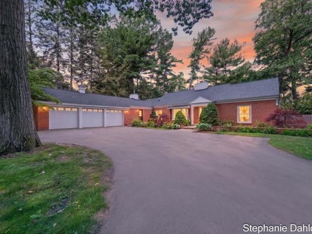 480 E Circle Dr, North Muskegon, MI 49445