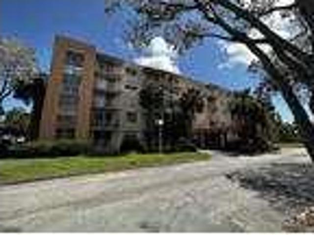 480 Executive Center Dr #1A, West Palm Beach, FL 33401
