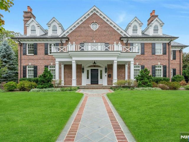 480 Knollwood Rd, Ridgewood, NJ 07450 | MLS #25026 | Compass