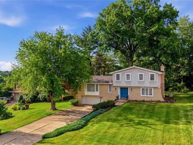 480 Herbst Manor Rd, Coraopolis, PA 15108