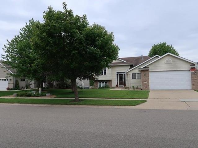 480 Manor Ridge Dr NW, Rochester, MN 55901