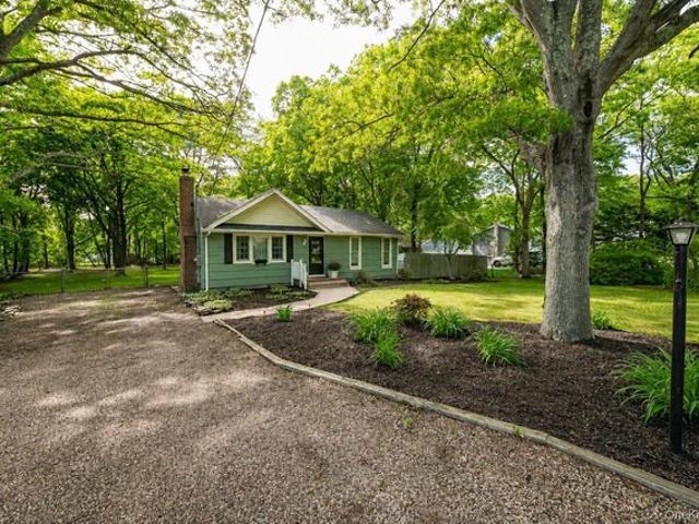 480 Miller Place Rd, Miller Place, NY 11764