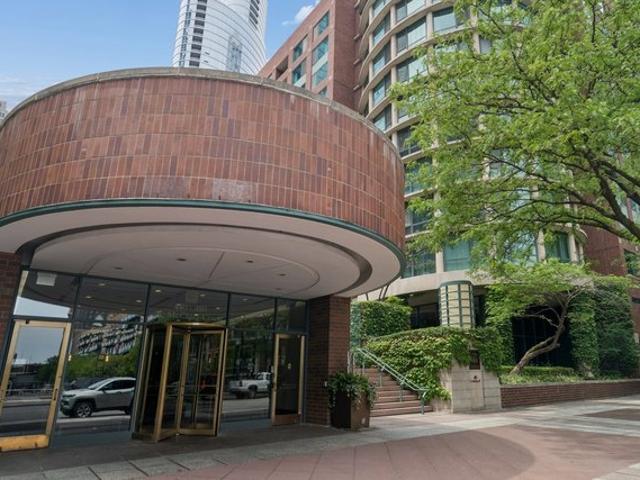 480 N McClurg Ct Apt 413, Chicago, IL 60611