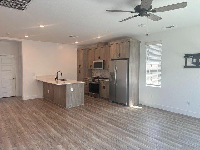 480 W Balsam Ln, Clovis, CA 93611