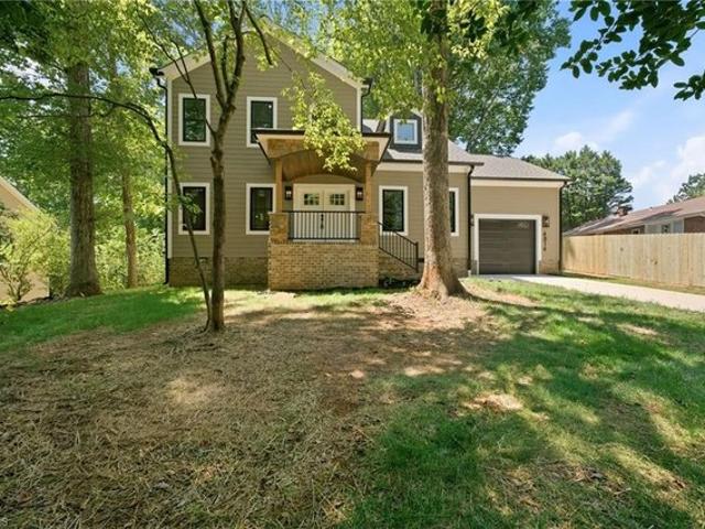 4814 Selwyn Dr, Winston Salem, NC 27104