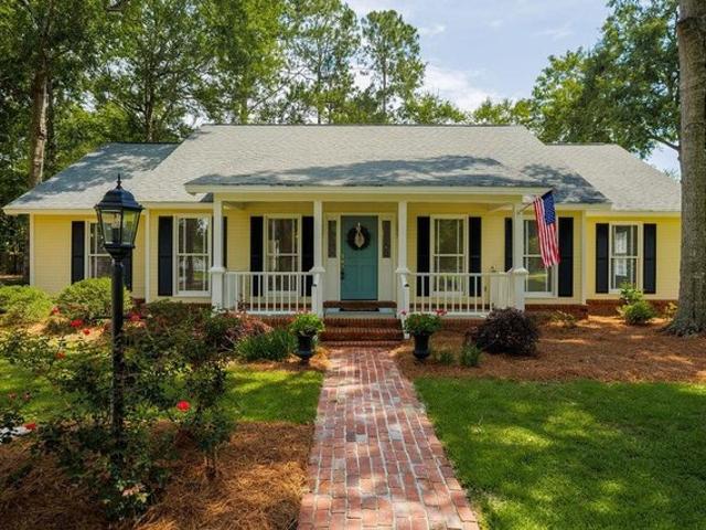 4814 Springbrook Dr, Hahira, GA 31632