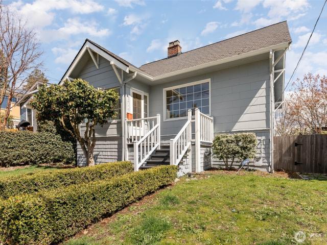 4814 36th Avenue NE