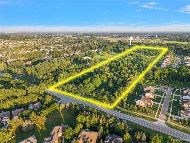 48151 6 Mile Rd, Northville Township, MI 48168