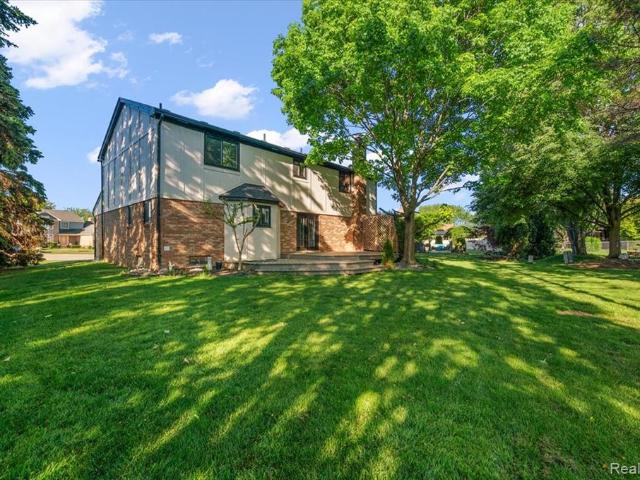 48156 Virginia Court