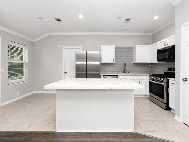 4815 Cliffpoint Court