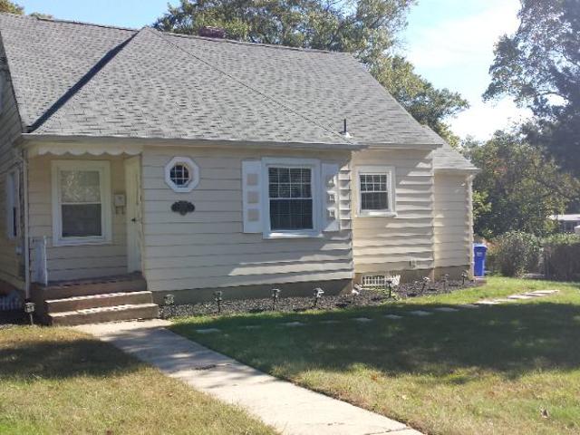 4815 Delaware St. ROOM FOR RENT