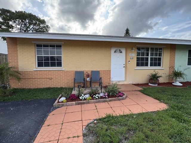 4815 Gladiator Cir, Greenacres, FL 33463