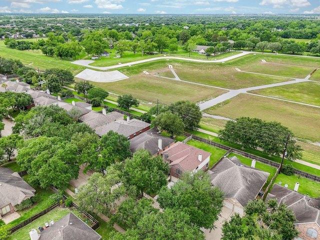 4815 Knights Branch Dr, Sugar Land, TX 77479