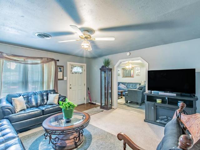 4816 Inwood Drive