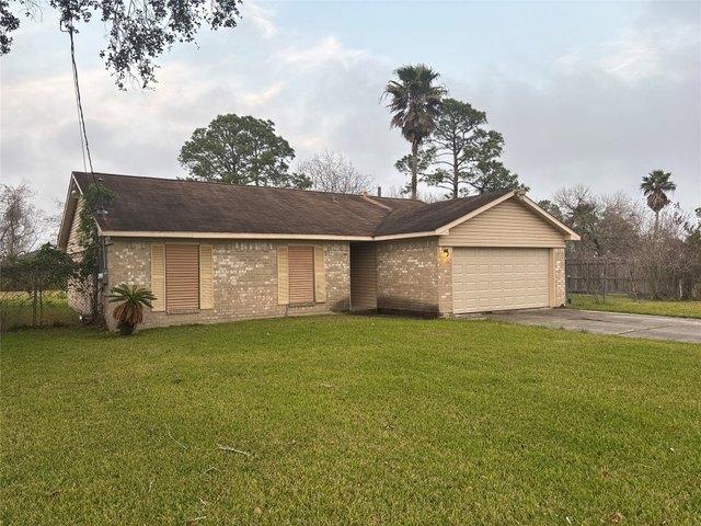 4816 Partridge St, La Marque, TX 77568