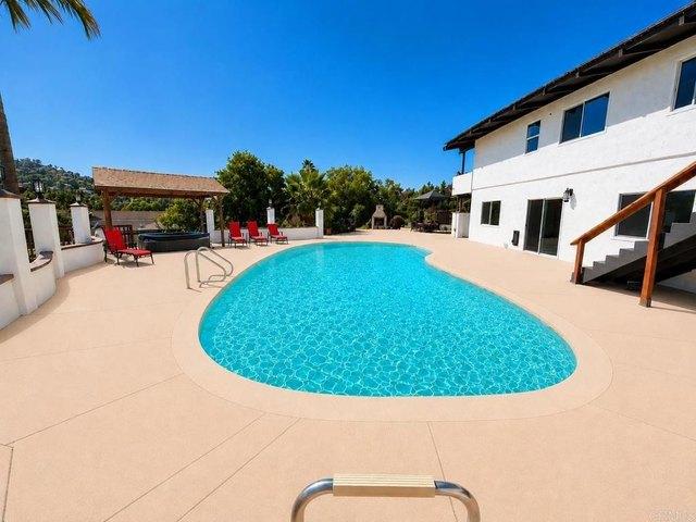 4816 Redondo Dr, La Mesa, CA 91941