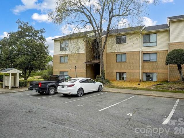 4816 Spring Lake Rd, Charlotte, NC 28212