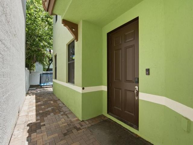4817 NW 59th St, Tamarac, FL 33319