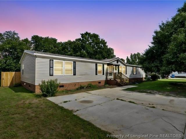 4817 Desert Ridge Rd, Parkton, NC 28371
