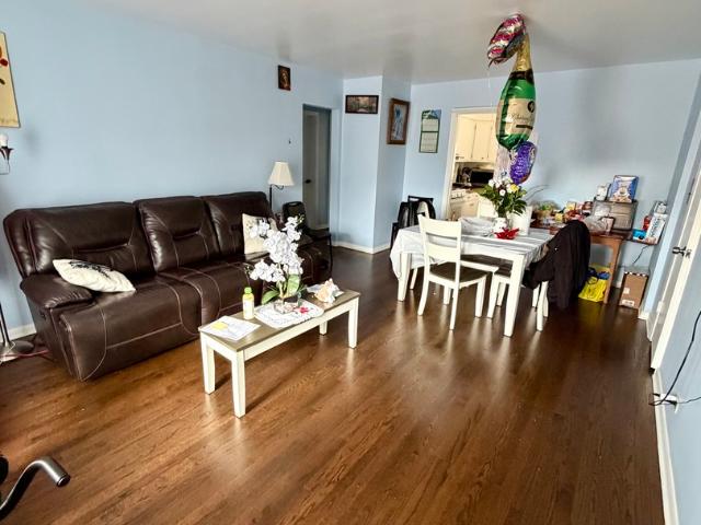 4817 Hull St, Unit 3A, Skokie, IL 60077 | MLS #12623 | Compass