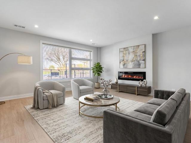 4817 S Wabash Avenue 2, Chicago, US, IL