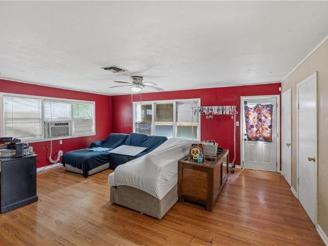4818 Marion