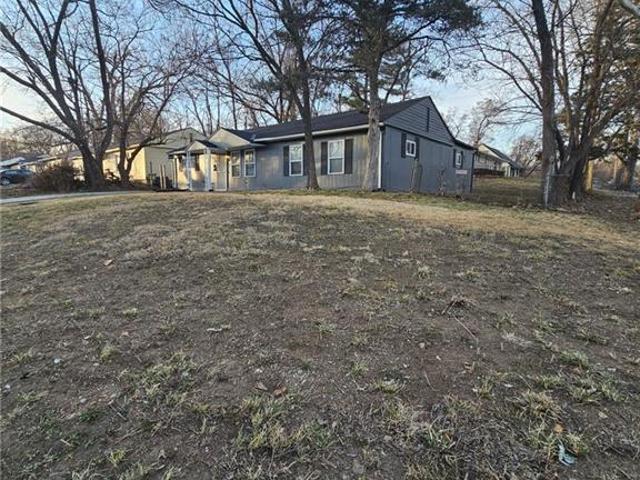 4818 E 45TH Street