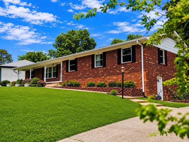 4818 Hillsdale Circle
