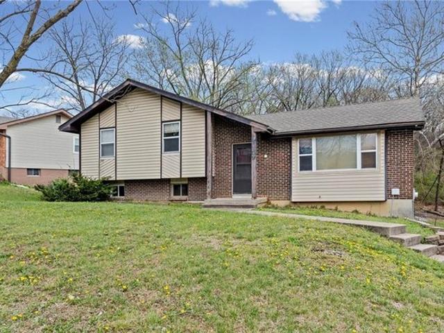 4819 N Revere St, Kansas City, MO 64151