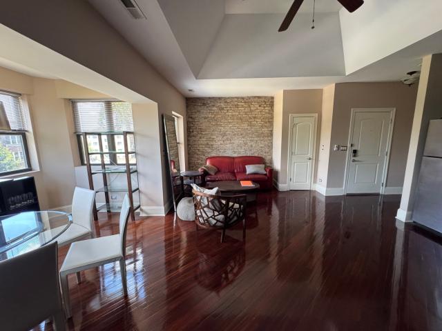 4819 S Prairie Avenue # 3