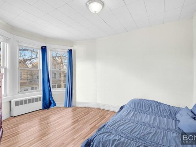4810 Osgood St, Bronx, NY 10470