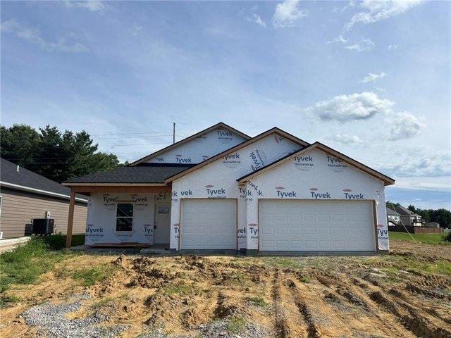 4810 S Creek Woods Dr, Saint Joseph, MO 64507