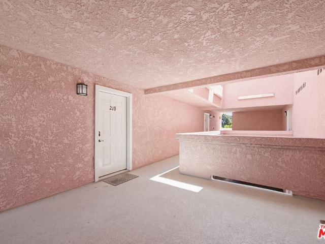 4810 S La Brea Ave, Unit 210, Los Angeles, CA 90008 | MLS #26669