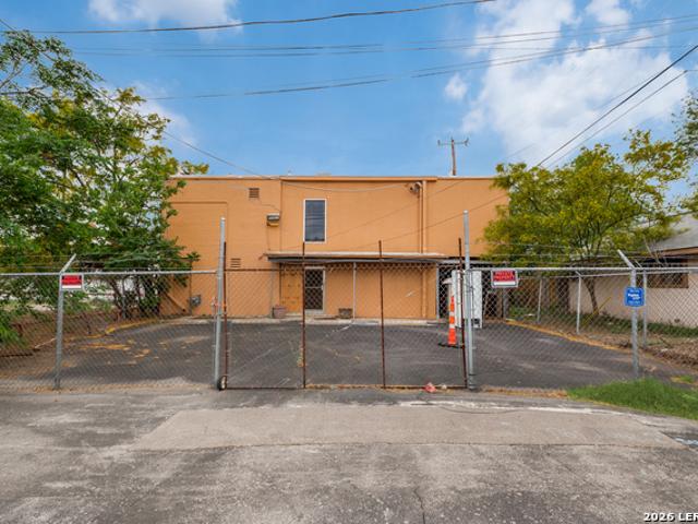 4810 San Pedro