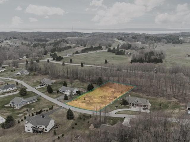 4810 Westbrook Dr, Traverse City, MI 49685