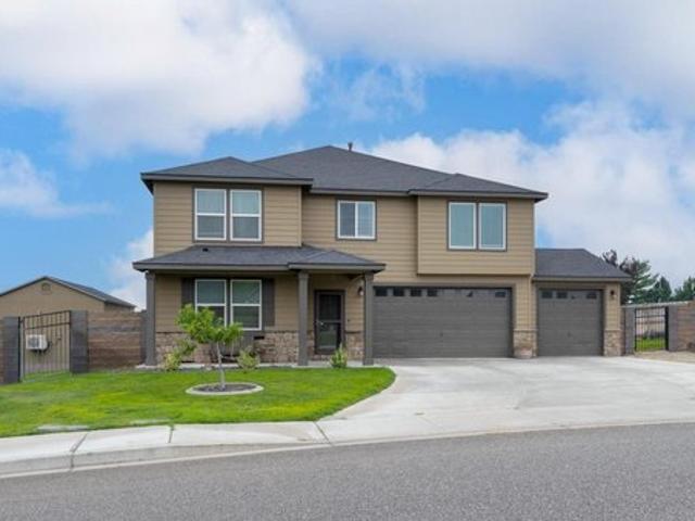 4811 Avion Dr, Pasco, WA 99301