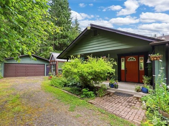 4811 Ashram Ln NW, Olympia, WA 98502