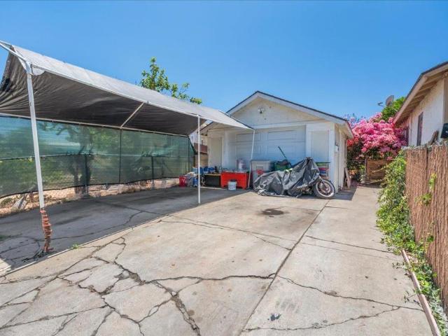 4811 Castle Avenue