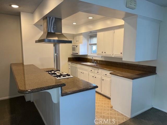 4811 Highgrove Ave, Torrance, CA 90505 | MLS #PV26076 | Compass