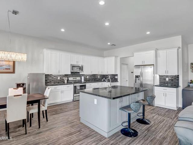 48129 N 15th Ave, New River, AZ 85087