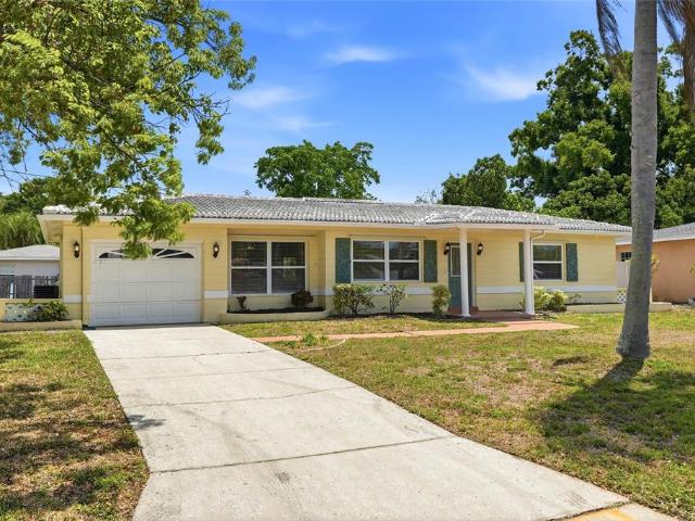 4813 Lake Charles Dr N, Kenneth City, FL 33709 | MLS #TB8502 | Compass