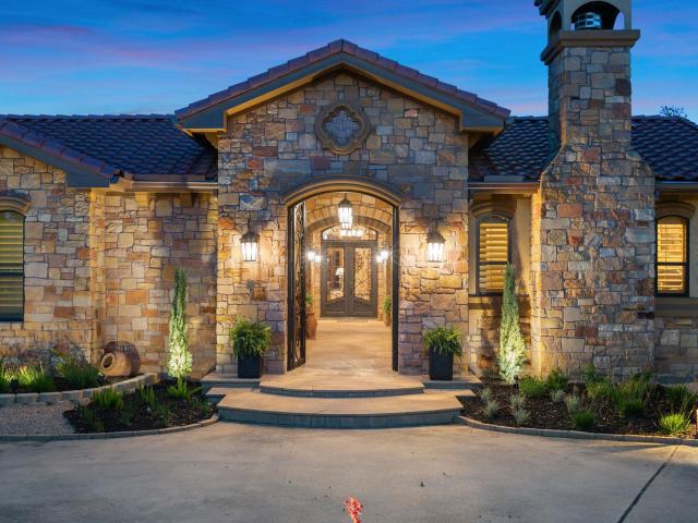 481 Chimney Cove Dr