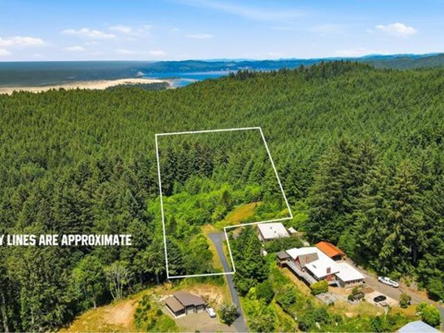481 Appian Way, Winchester Bay, OR 97467