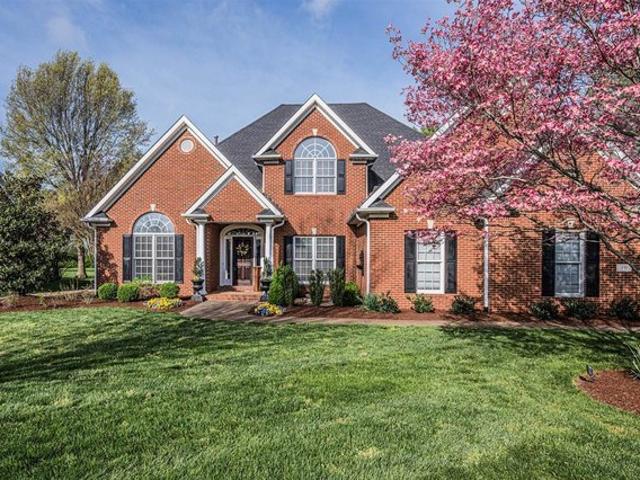 481 Birchwood Dr, Bowling Green, KY 42104