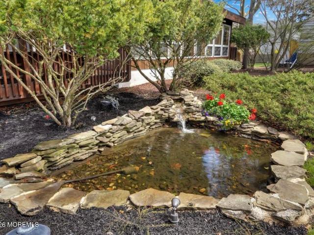 481 E Freehold Road